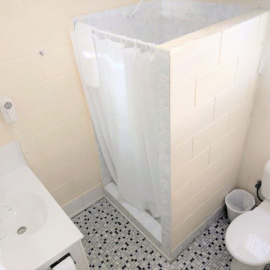 Queen Room | Couple Accommodation in Yeppoon | Sail Inn Motel