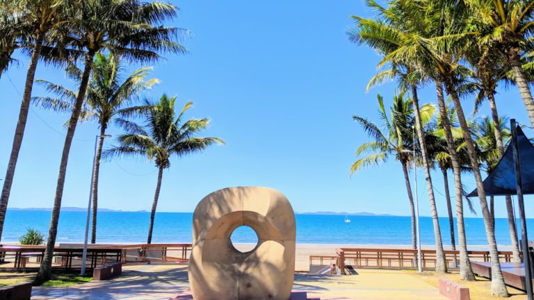 spirit stone yeppoon main beach – Sail Inn Motel