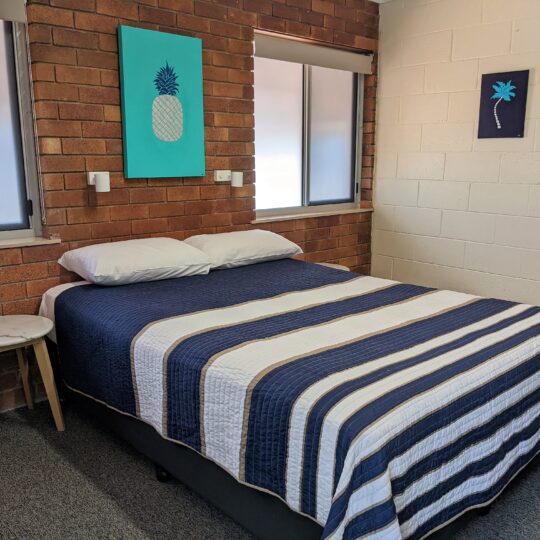 Queen Room (Room 1) – Sail Inn Motel