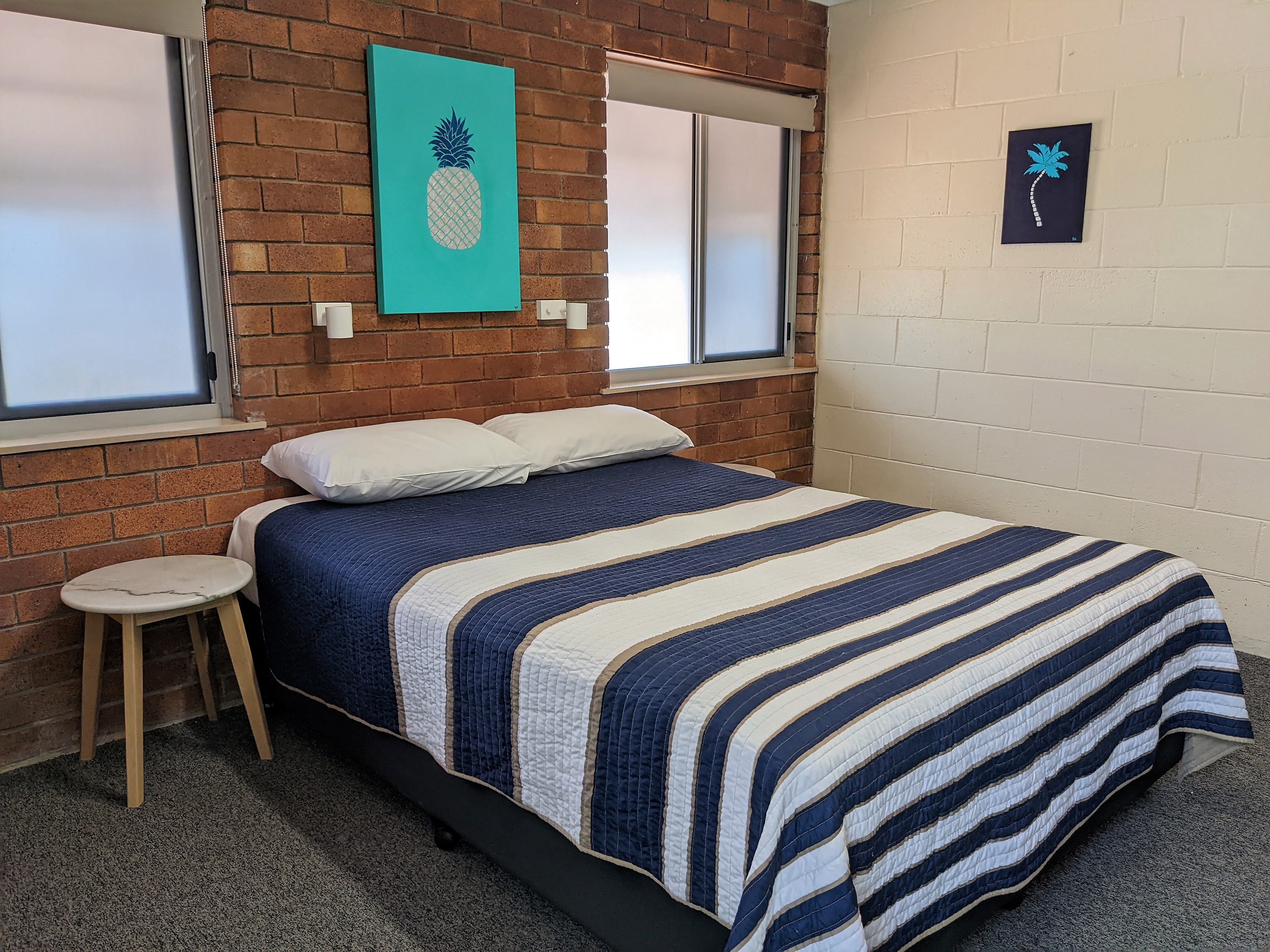 Queen Room (Room 1) – Sail Inn Motel